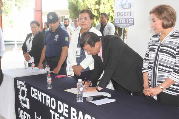 "Apoya Comuna al Cbtis 152"