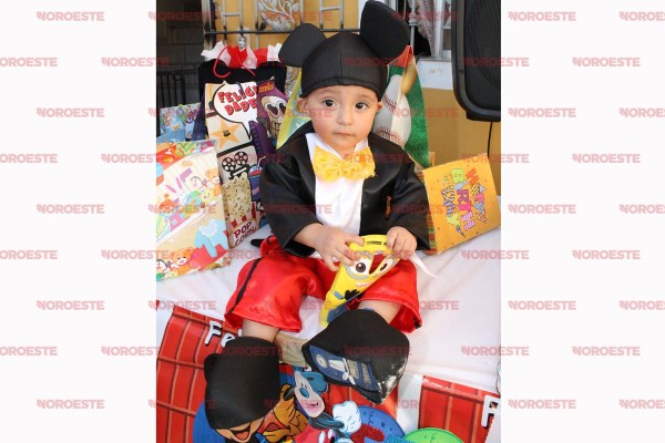"Mateo Fernando Gamboa Millán luce como “Mickey Mouse” en su fiesta"
