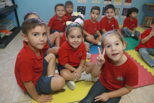 "¡Presente, maestra! dicen alumnos de Kínder Mi Espacio"