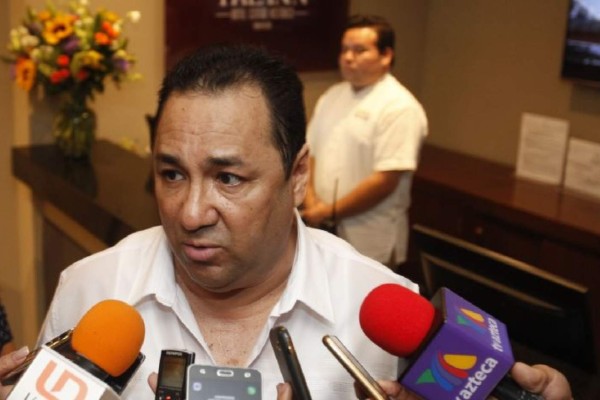 "Pucheta deja el cargo... pero se lleva a escoltas"