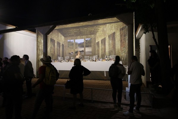 "Se roban 'La última cena' de Rosa María Robles"