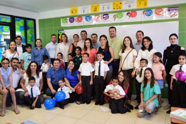"Tienen un feliz regreso a clasese en el Instituto Chapultepec"