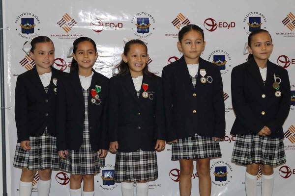 "Instituto Andes les reconoce su esfuerzo"