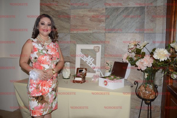 "Osiris Fabiola Páez Castro se despide de la soltería"