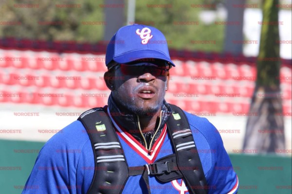 "Yadir Drake se incorpora a los entrenamientos de Generales de Durango"
