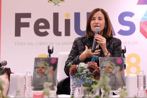 "Emocionante y emocional, así es Mónica Lavín"