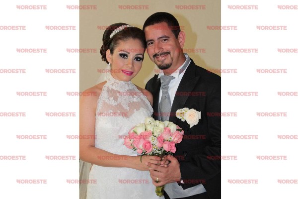 "Bendicen su amor, Ana Silvia y Sandor"