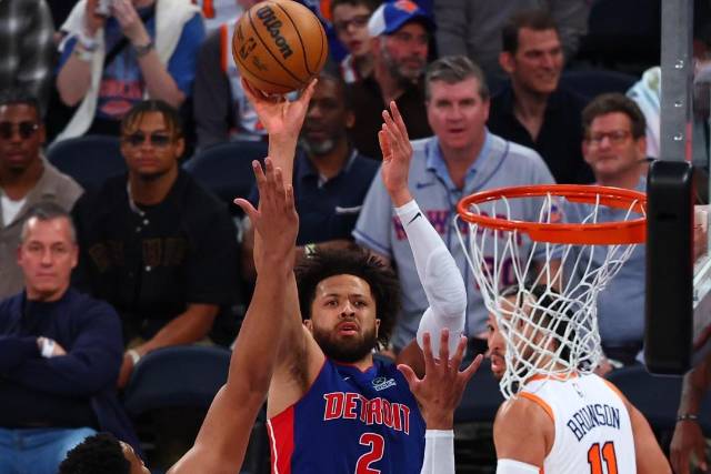 Cunningham suma 24 puntos y Pistons alargan la serie a un Juego 6