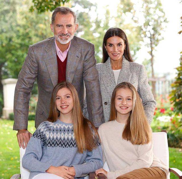La Familia Real de España felicita la Navidad con una foto inédita ...