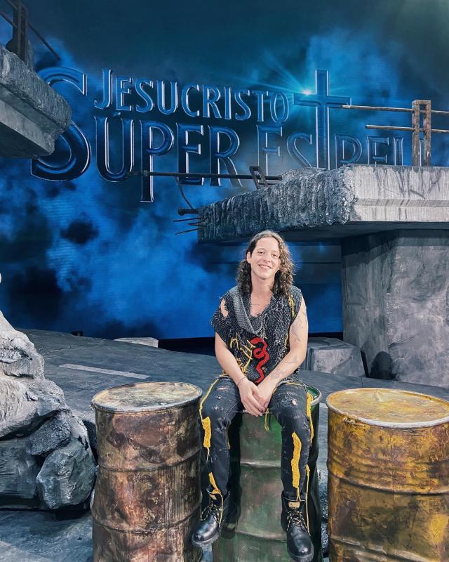 Chucho Rivas le imprime su propio estilo y sentimiento a ‘La gata bajo ...