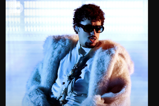 Supera Bad Bunny los mil millones de dólares en ingresos por giras