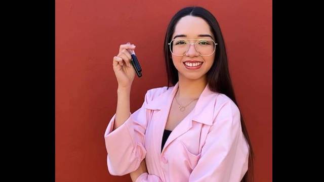 Ana Laura, la influencer rosarense que es viral promoviendo ciencia en ...