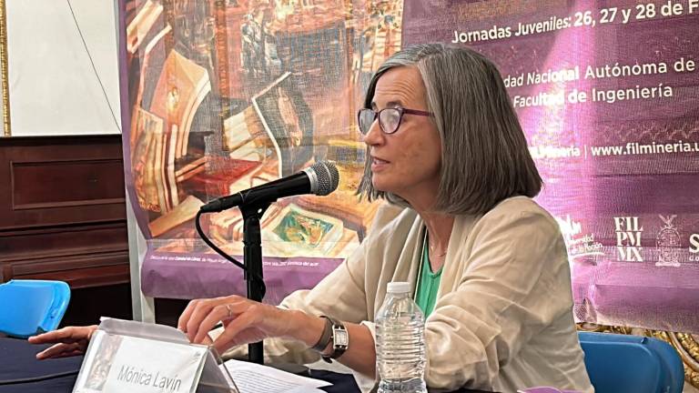 Mónica Lavín: el proceso de escribir en solitario y otros saberes