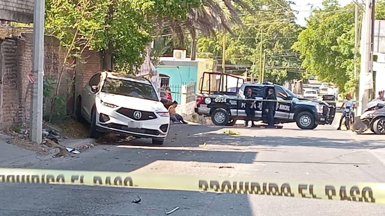 Se registra balacera en Culiacán; hay un muerto y varios vehículos chocados Se registra balacera en Culiacán; hay un muerto y varios vehículos chocados