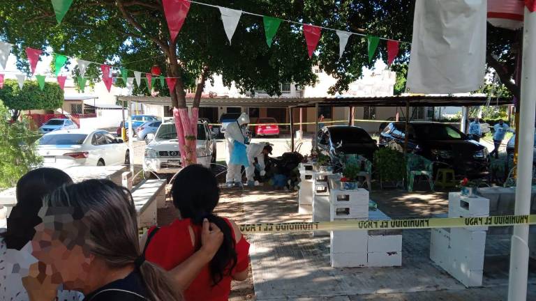 Familiares de mujer asesinada frente al Jardín Botánico le lloran junto ...