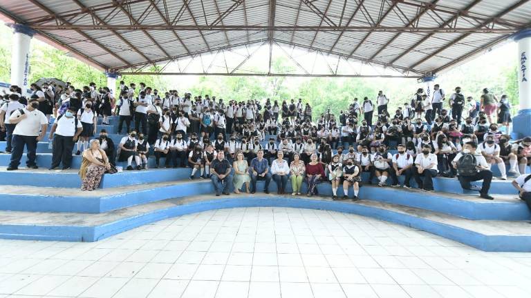Visita titular de SEPyC escuelas sin luz en Culiacán; ‘nosotros tenemos ...