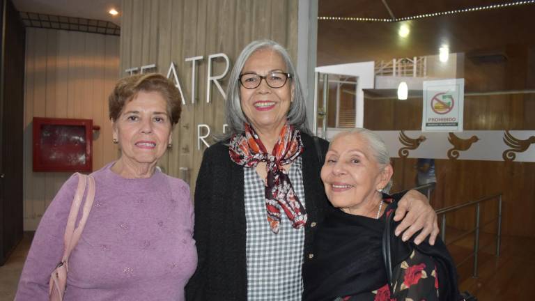 Disfrutan sinaloenses la obra de Óscar Liera en la escena