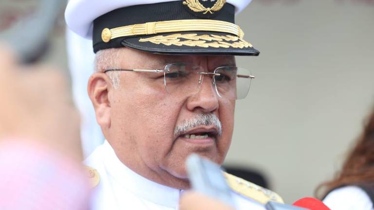 Marina refuerza vigilancia altamar ante inicio de capturas de camarón