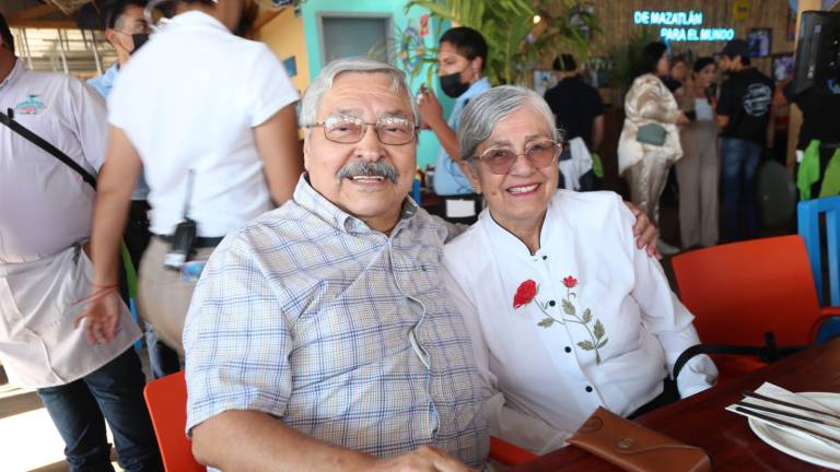 Se inaugura El Muchacho Alegre en la Zona Dorada de Mazatlán