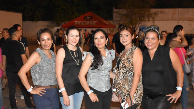 Disfrutan sinaloenses del concierto del adiós de OV7