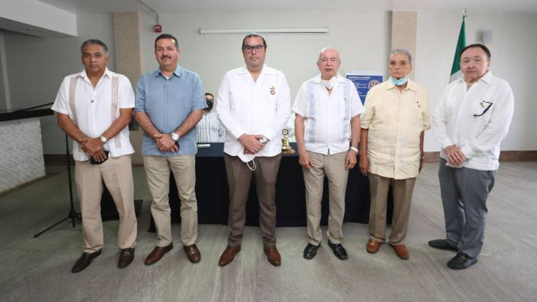 David Guevara reafirma su compromiso como presidente del Club Rotario ...