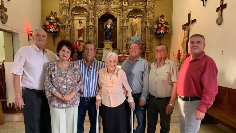 Como un roble, doña Victoria cumple 103 años de vida y con buena salud ...