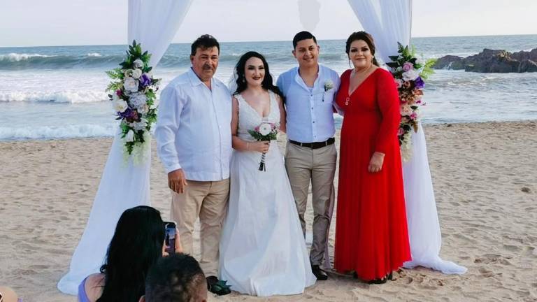 Sonia Tirado y Hugo Rosales celebran su boda civil