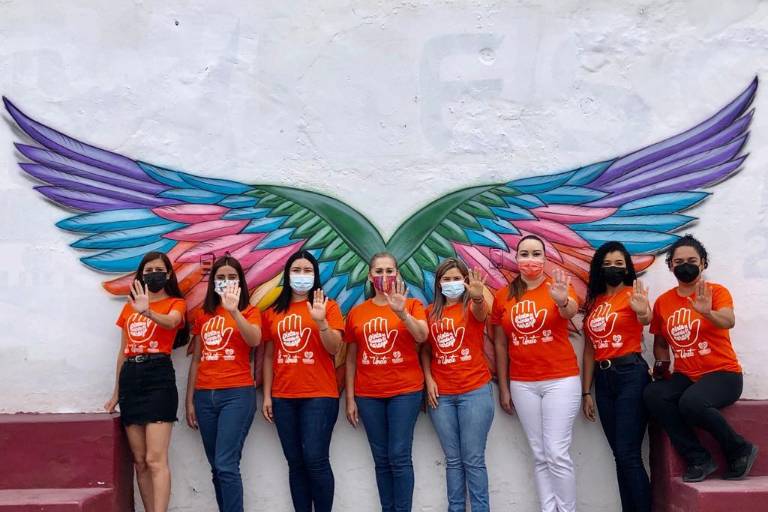 Gobierno municipal e integrantes de Immujer pintan espacios de naranja ...
