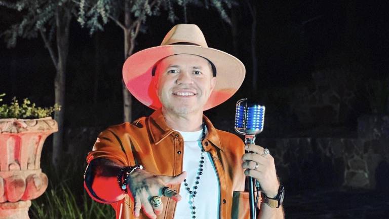 Jorge Medina estrena disco con mariachi