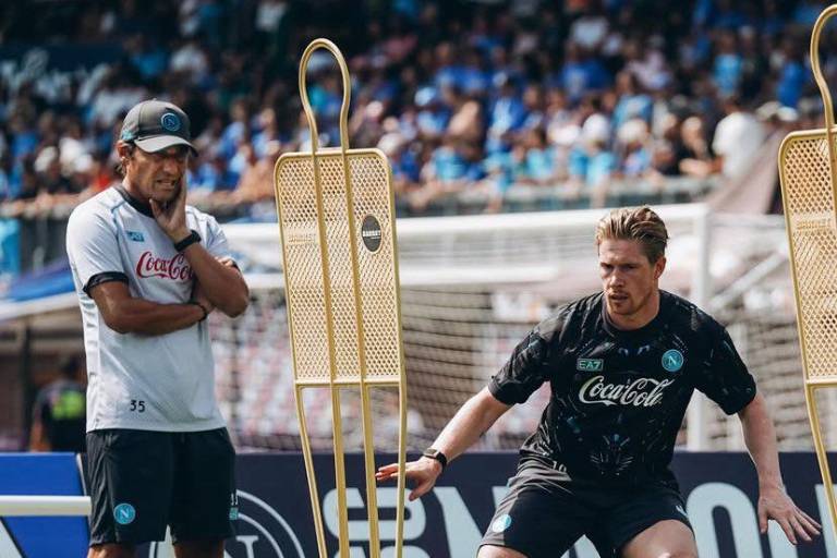 De Bruyne dispara contra Conte tras su salida como DT de Nápoles