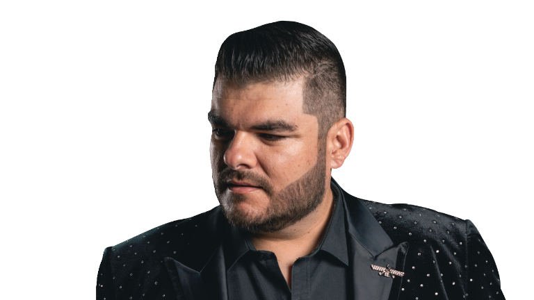 Max Peraza, ocho años de buscar su lugar en la música