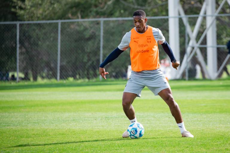 Anthony Martial deja Rayados tras acordar la rescisión de su contrato