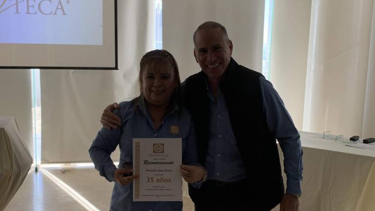 Diazteca reconoce a su personal