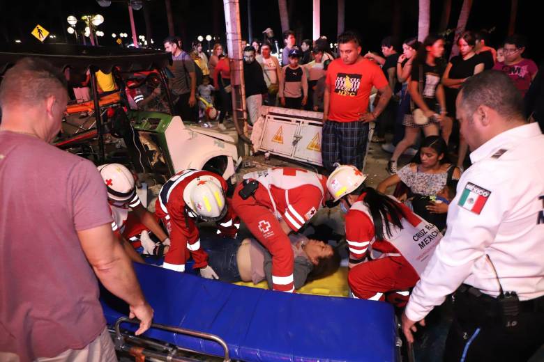 ‘Pulmonía’ se queda sin frenos y choca en Mazatlán; hay 4 heridos