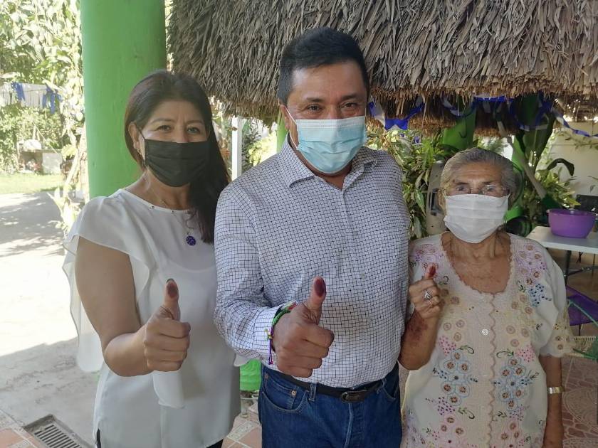 César Quevedo invita a navolatenses a emitir su voto