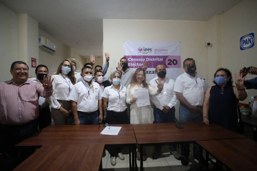 Alma Rosa Garzón recibe constancia de mayoría como Diputada local por ...