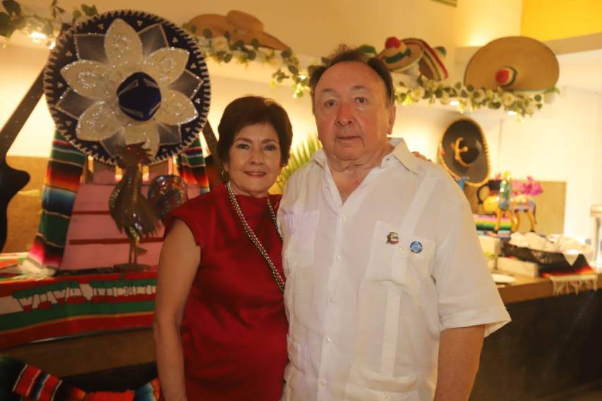 Club Rotario Mazatlán celebra el mes patrio con cena mexicana