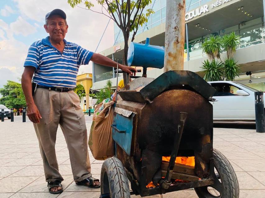 El oficio de camotero se resiste a extinguirse; Emilio es uno de los ...