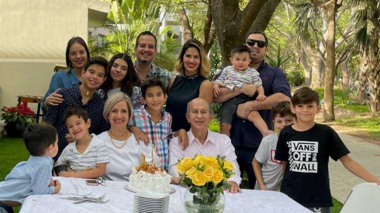 Delia de Sandoval celebra la vida feliz y bendecida