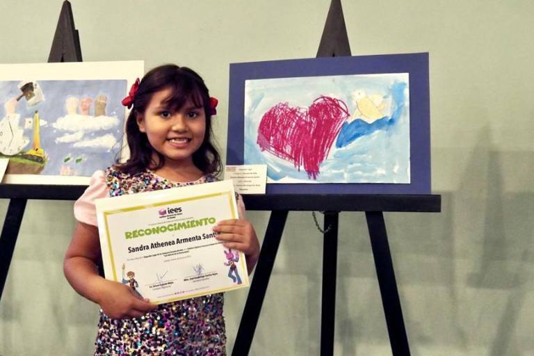 Sandra Athenea Armenta gana segundo lugar en concurso estatal de dibujo