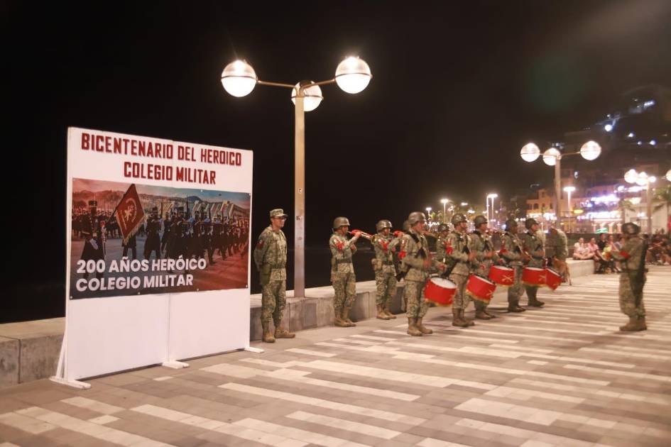 Celebran en Mazatlán Bicentenario del Heroico Colegio Militar