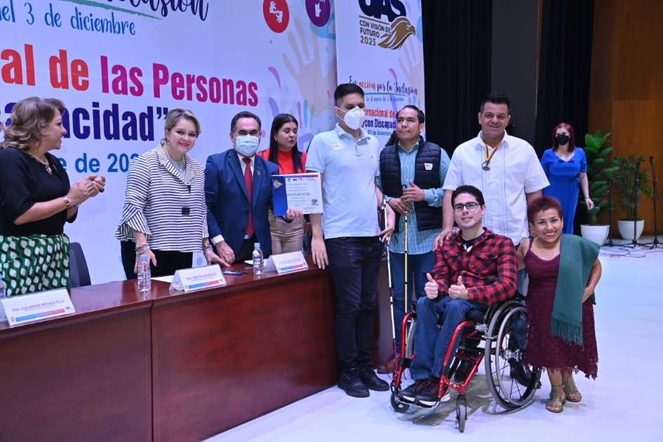 Reconoce la UAS reconoce el esfuerzo de sus estudiantes con discapacidad