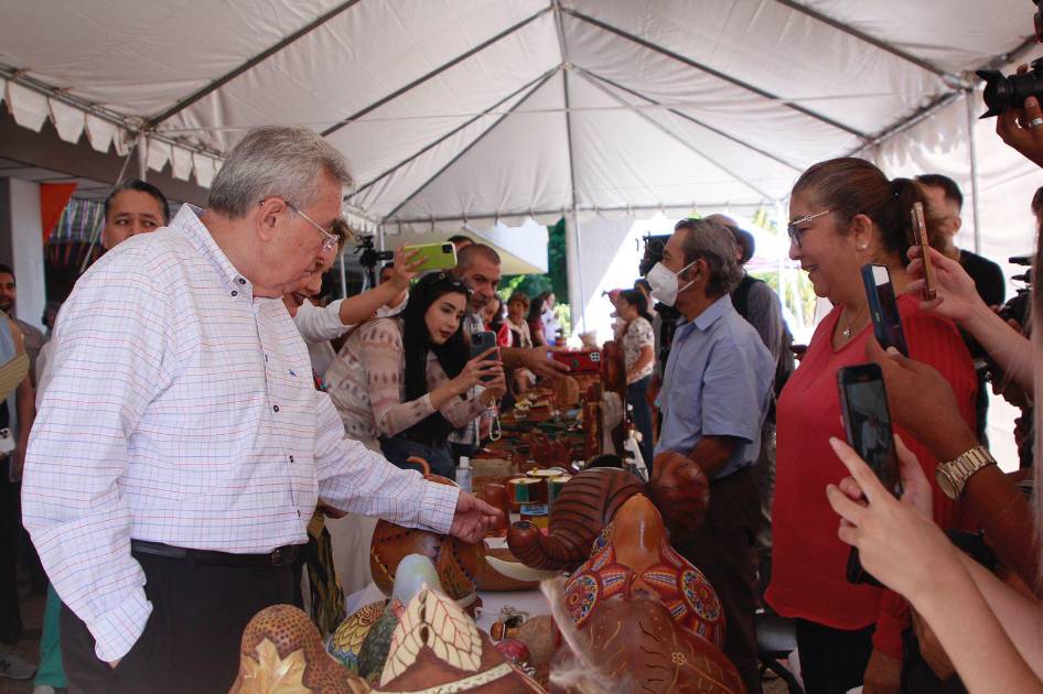 Celebran Gran Kermés Mexicana en Palacio de Gobierno