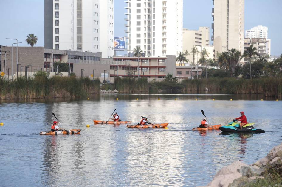 Se vive con algarabía la primera Carrera Recreativa de Kayak Mazatlán 2022