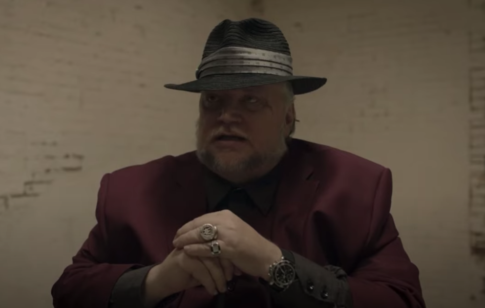 Conquista la actuación de Guillermo del Toro en la serie ‘Barry’